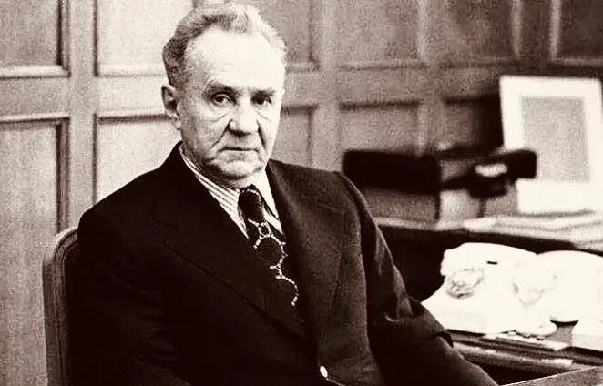 The Soviet Union: The Brezhnev era when the building will collapse (13 ...