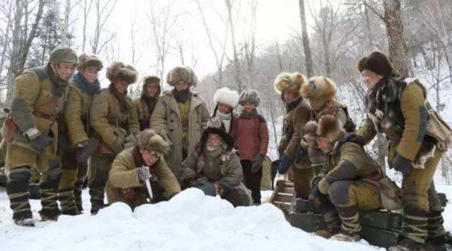 In 1946, the bandit Xie Wendong hid in the mountains. He Jinnian searched for him in vain. The ...