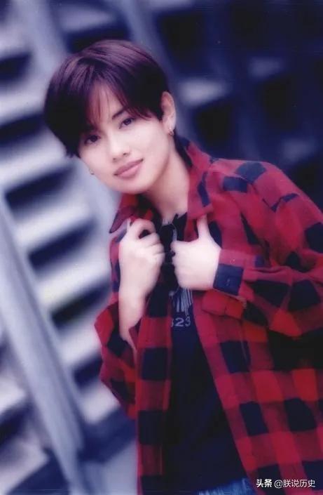 Chen Songling's beautiful photos when he was young - iNEWS