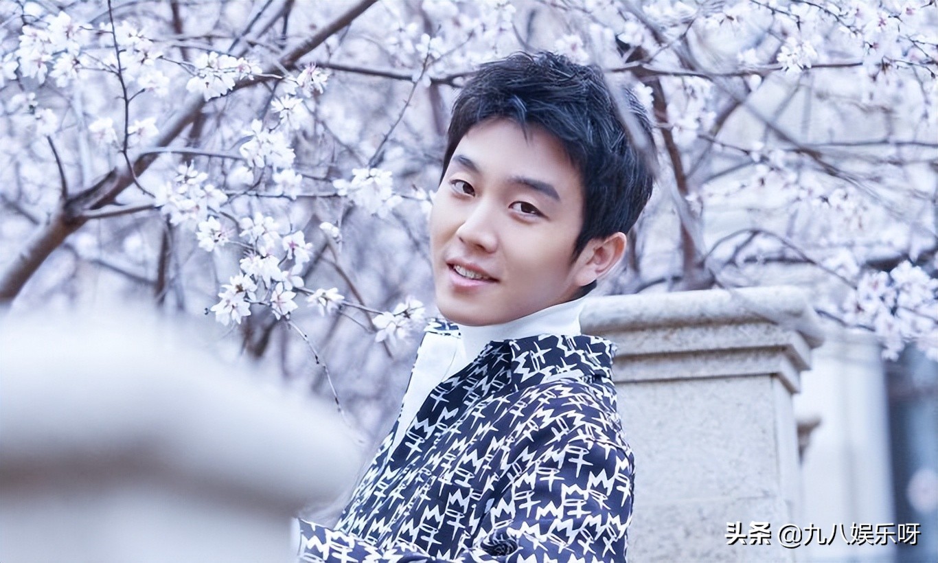 He once fell in love with Yang Zi, played a supporting role for Xiao ...