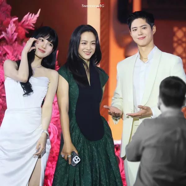 Chinese and Korean stars took a group photo in the same frame, Jun Ji ...