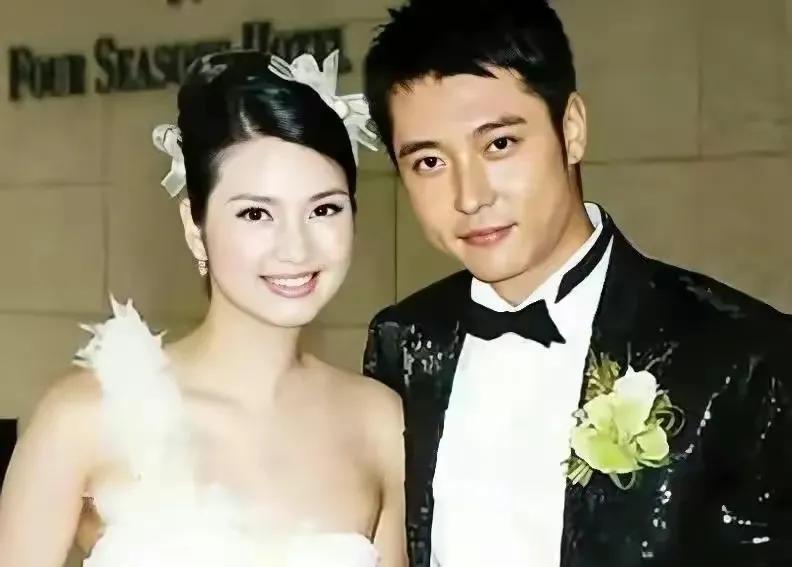 Zhang Danfeng and Hong Xin shared a straw during the live broadcast ...