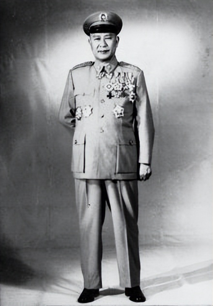 Liu Deng's army marched thousands of miles into the Dabie Mountains ...