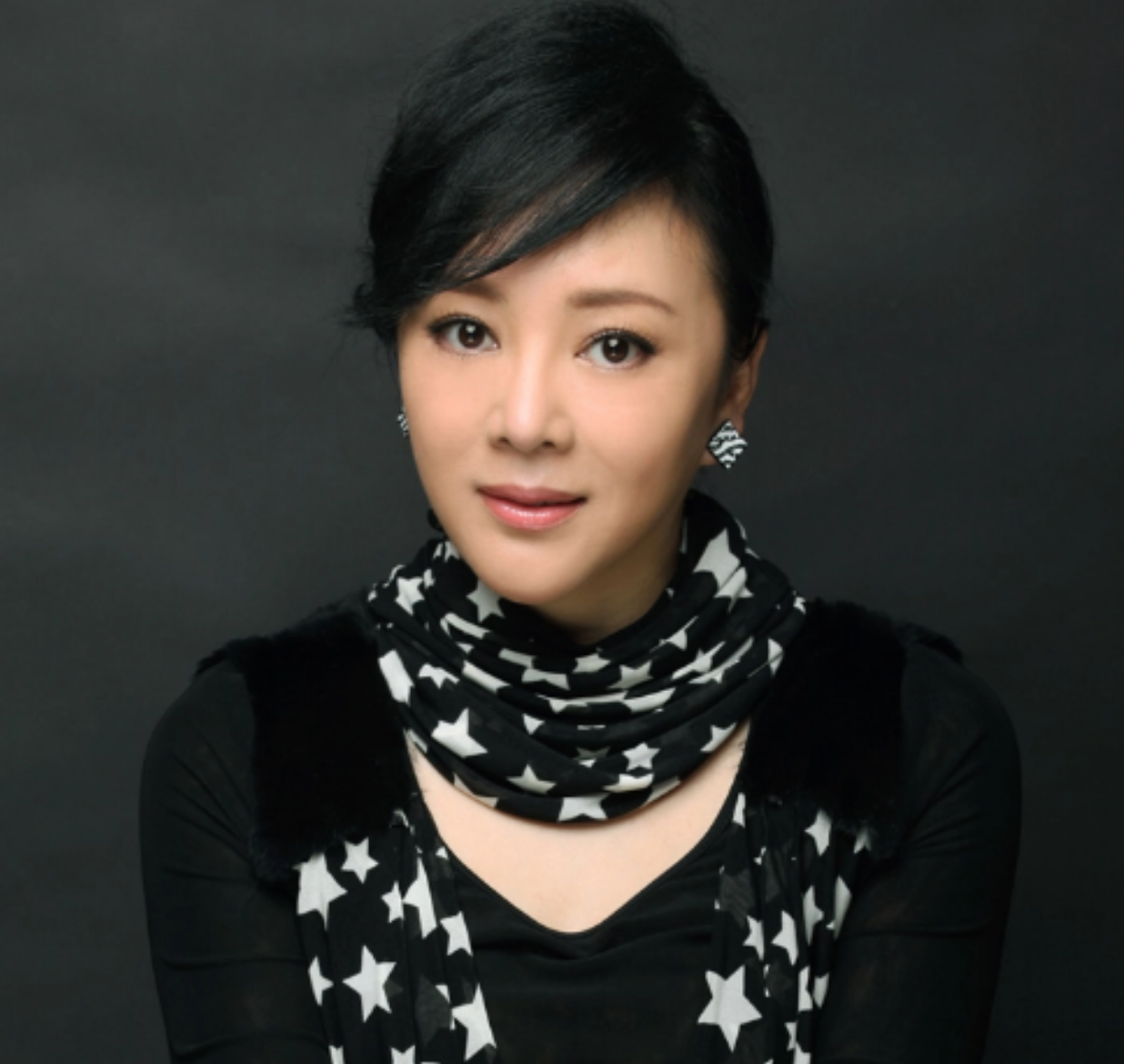 Liang Li: A marriage that went out of the house, her ex-husband passed away, and it is difficult ...