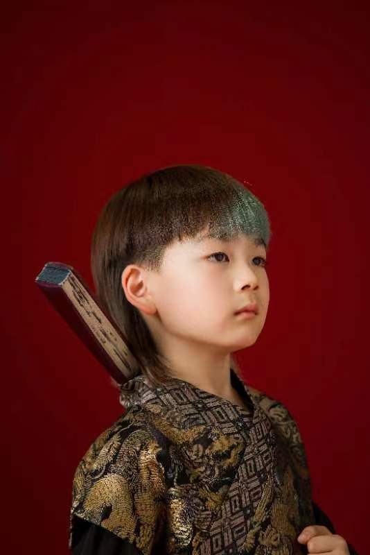 Li Jialin and his father Li Chengfeng acted on the same stage in "The ...