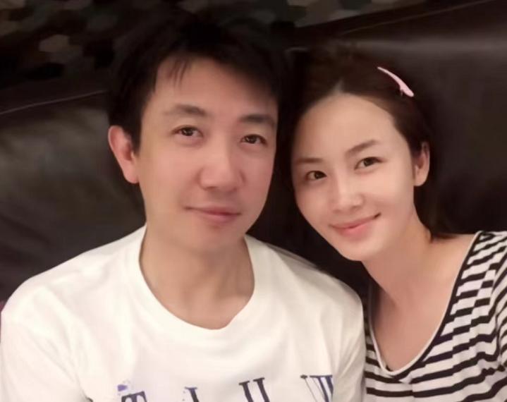 Yan Po and his second wife show off their happiness, but they are ...