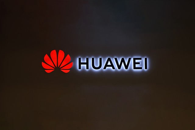 Why is the logo of Huawei's mobile phone "HUAWEI" in English instead of ...