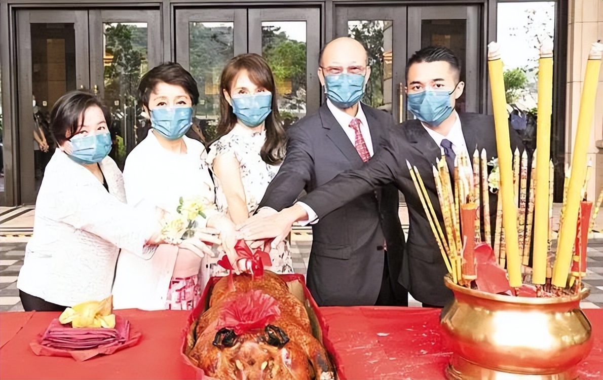 The ambition of "Macao female gambling king" He Chaofeng - iMedia