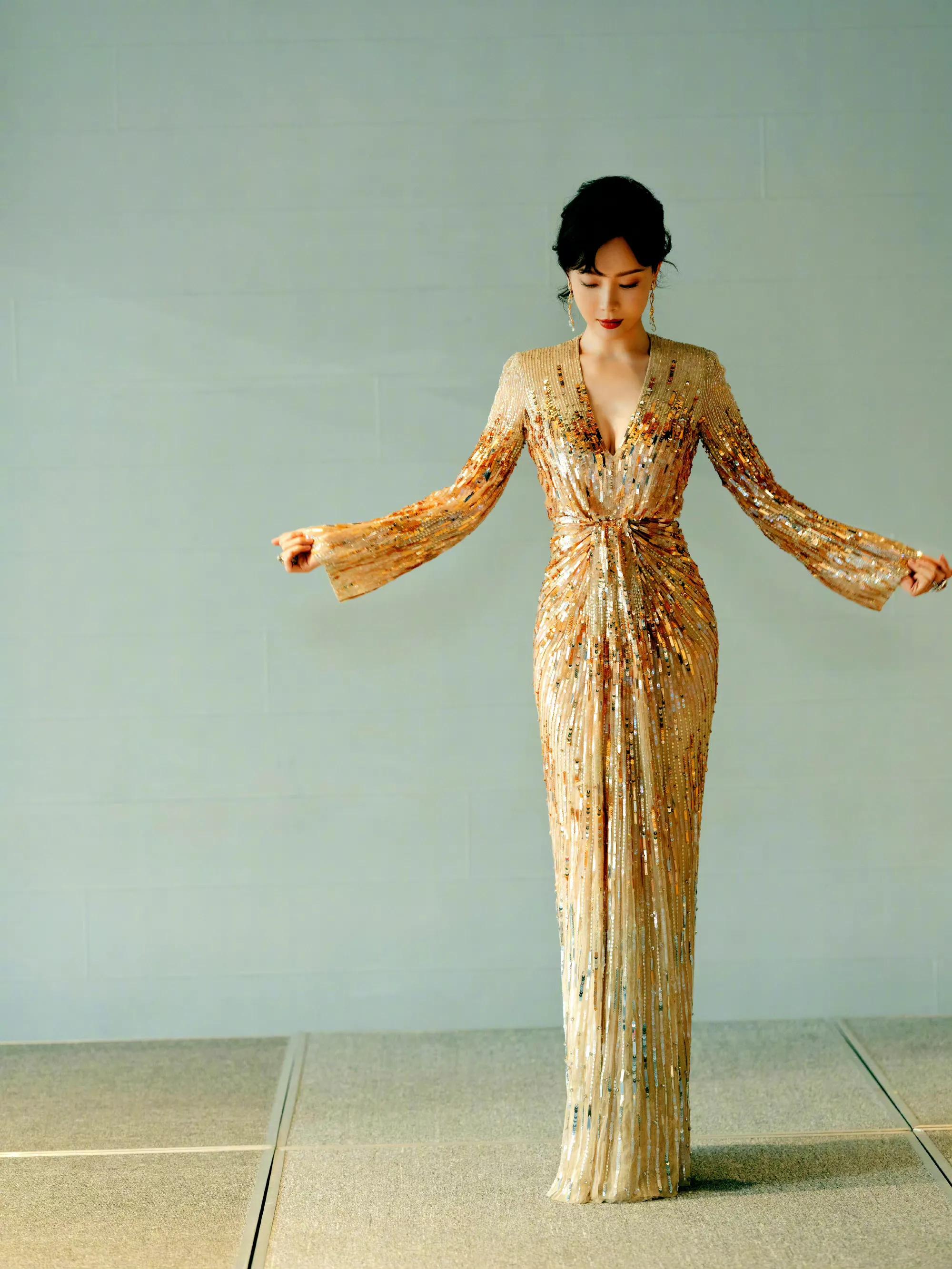 Chen Shu, golden life, radiant - iNEWS