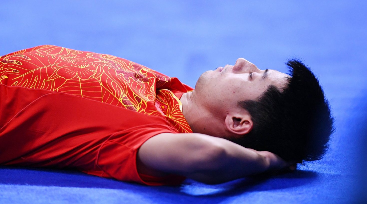 Zhang Jike refuted rumors that he owed a huge amount of gambling debts, and denied that Jing ...