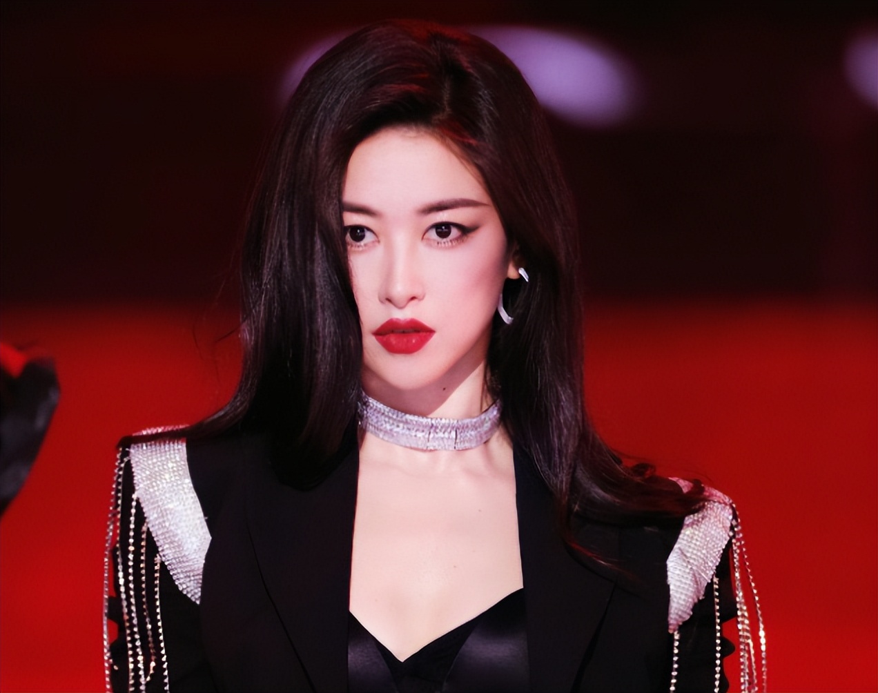 Cai Shaofen asked Zhu Zhu: Mei Yi Li Ya Lang became popular after 4, why are you still not ...