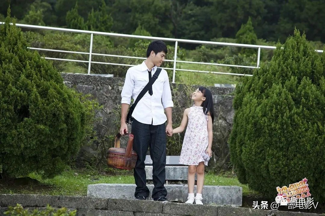 It uses inflatable dolls as a gimmick, but it is a good movie "My ...