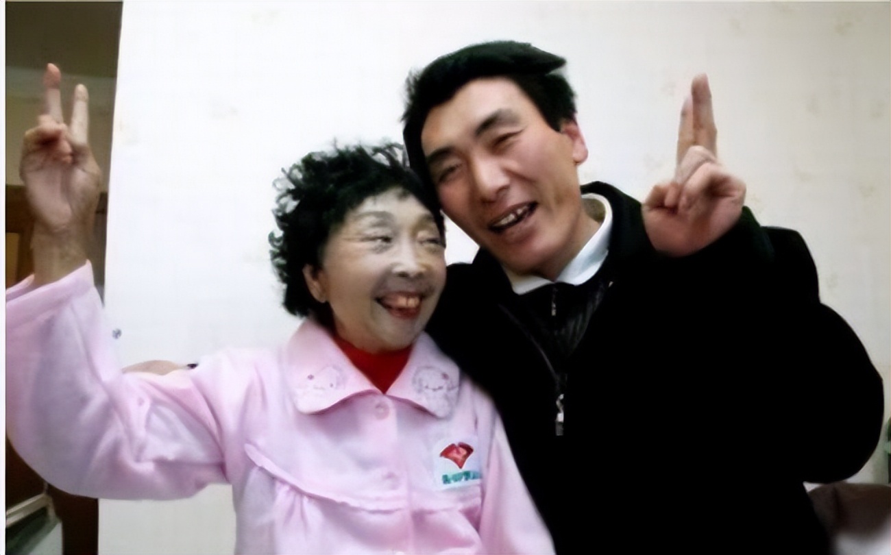 Don't even pretend? Li Yucheng took Ma Yuqin to play in the mountains ...