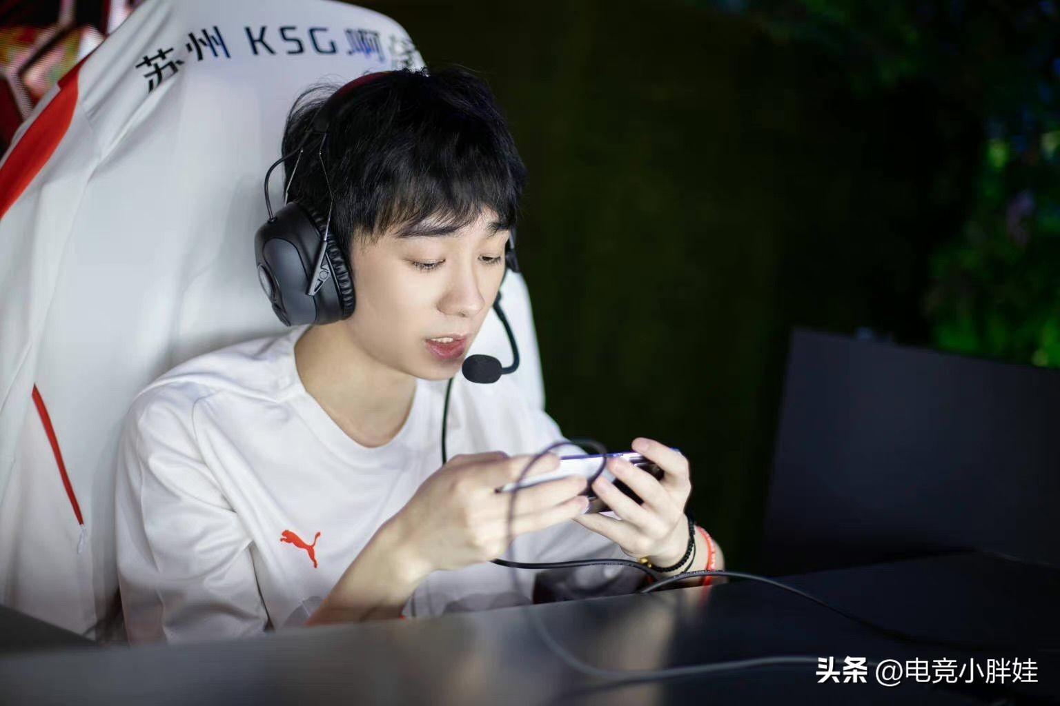 Nuan Yang's EQ is worth learning from Ah Ze. The former will never give ...