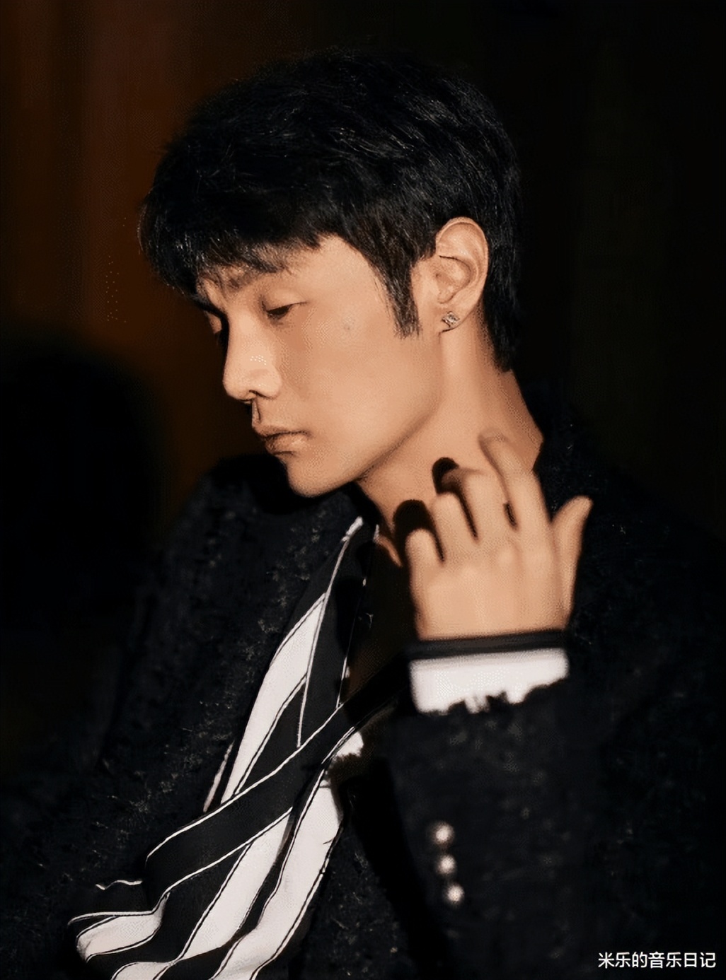 Li Ronghao really understands young people too well?Or put a monitor in ...