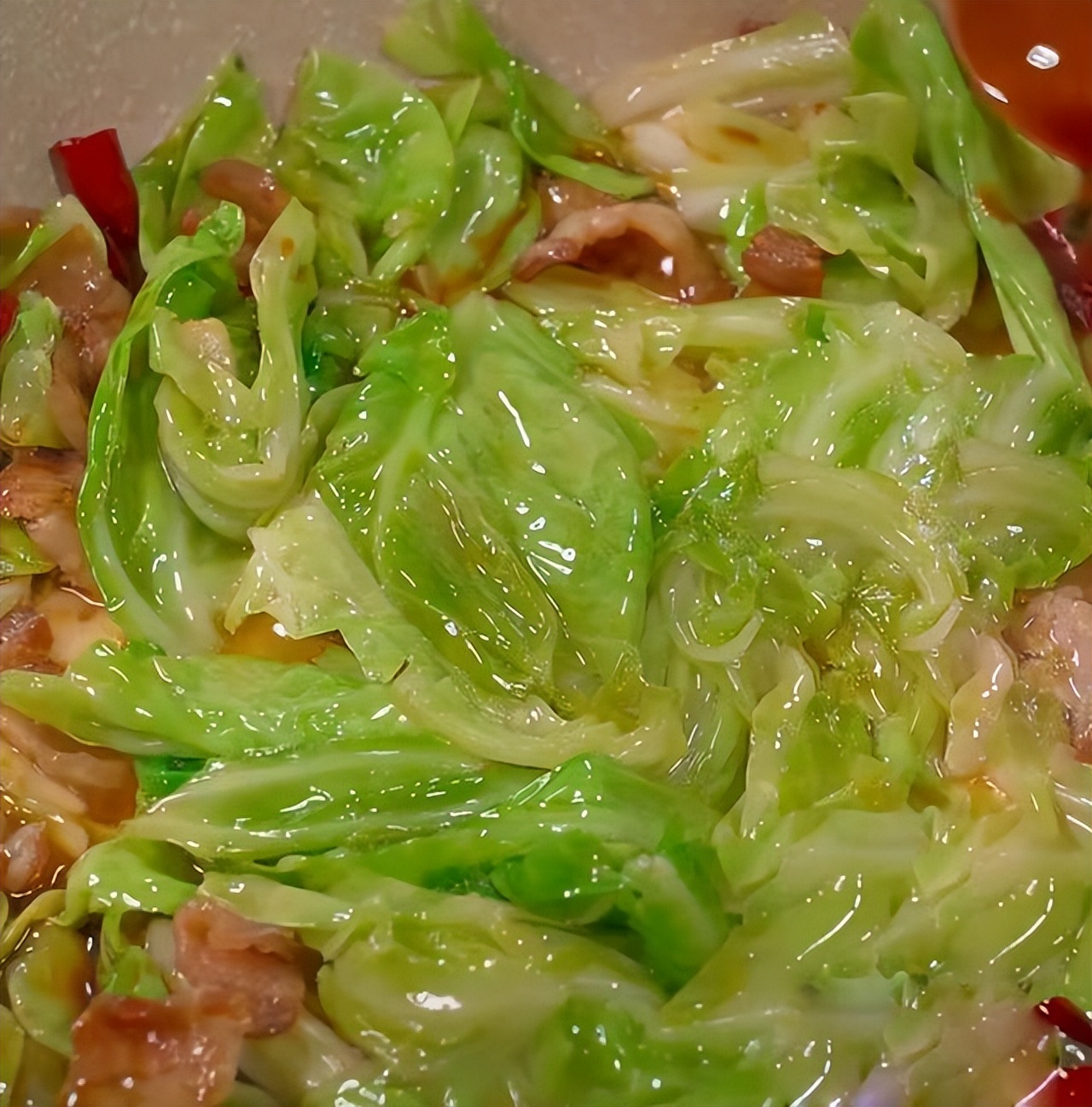 The hand-shredded cabbage made by yourself is too unpalatable, because ...