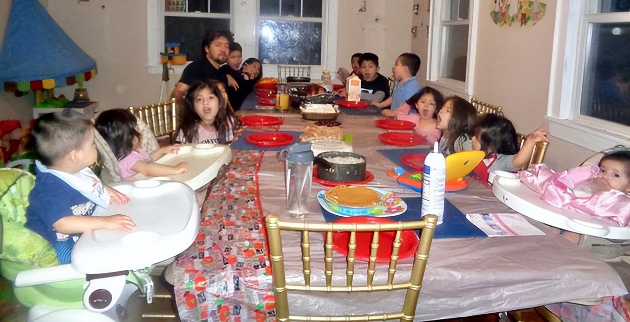 Super fertile, 40-year-old mother is pregnant with her 17th child and ...