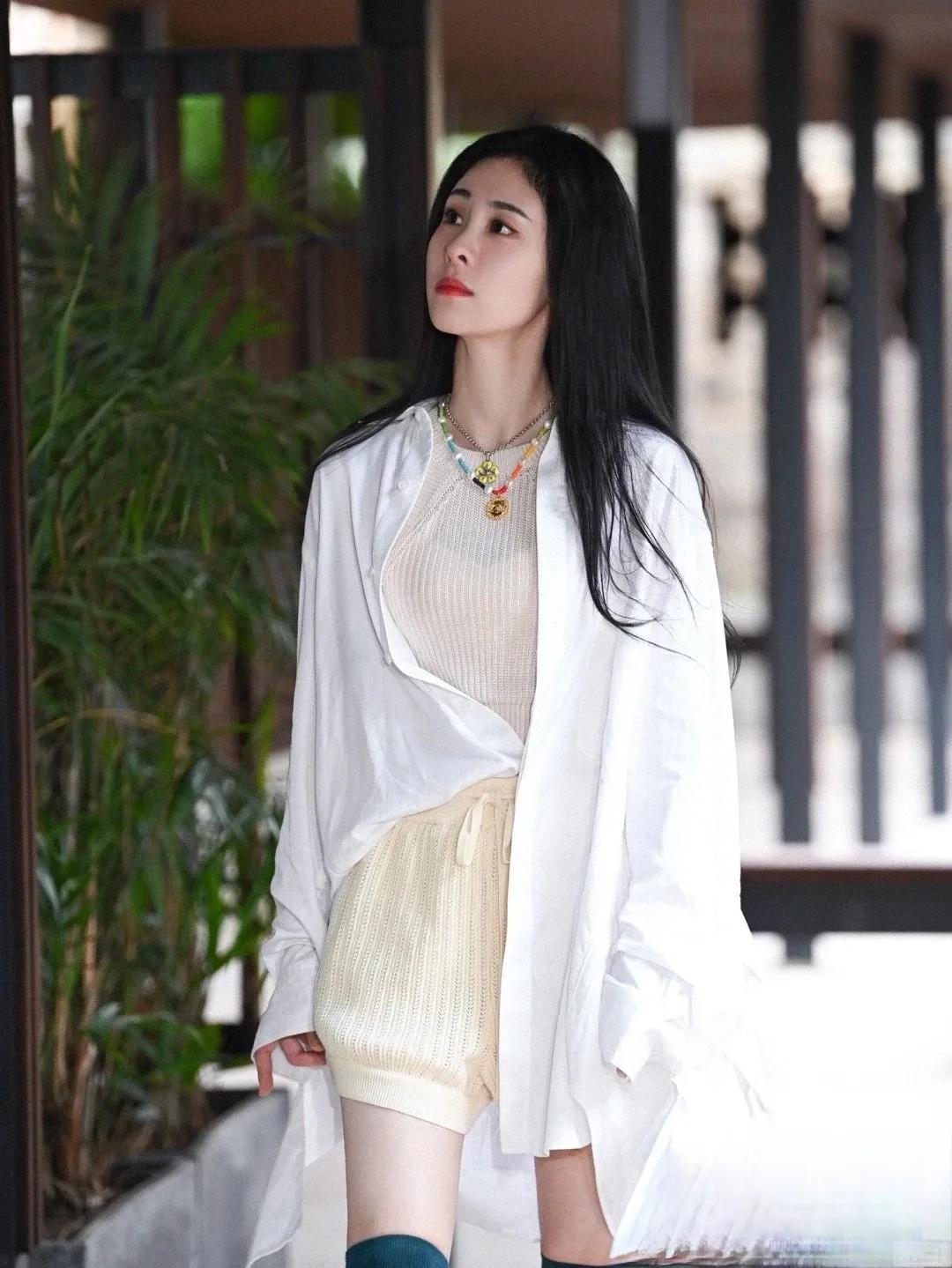Zhang Bichen's new song "Cage" easily captures people's hearts, with ...