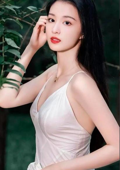 Wang Churan's "dopamine" style makes people look brand new, and they finally experience Yang ...