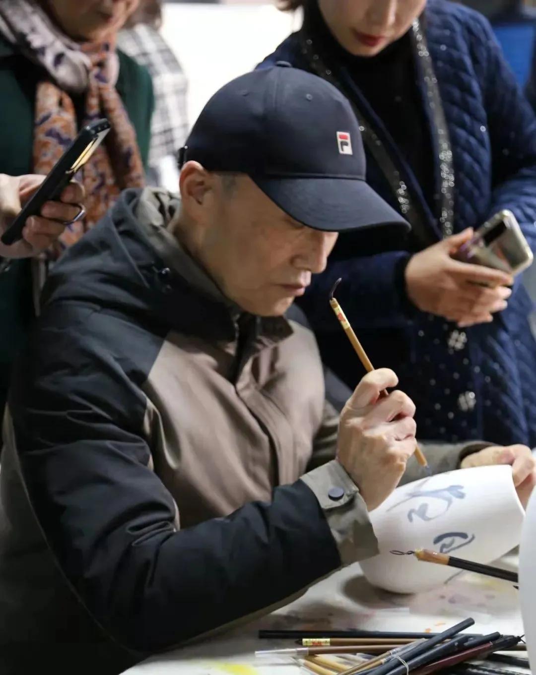 Chengdu masters of calligraphy and painting went to Mianzhu New Year's ...