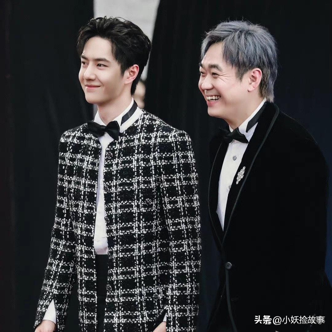 Dapeng took a group photo with Wang Yibo, from chartered support to ...