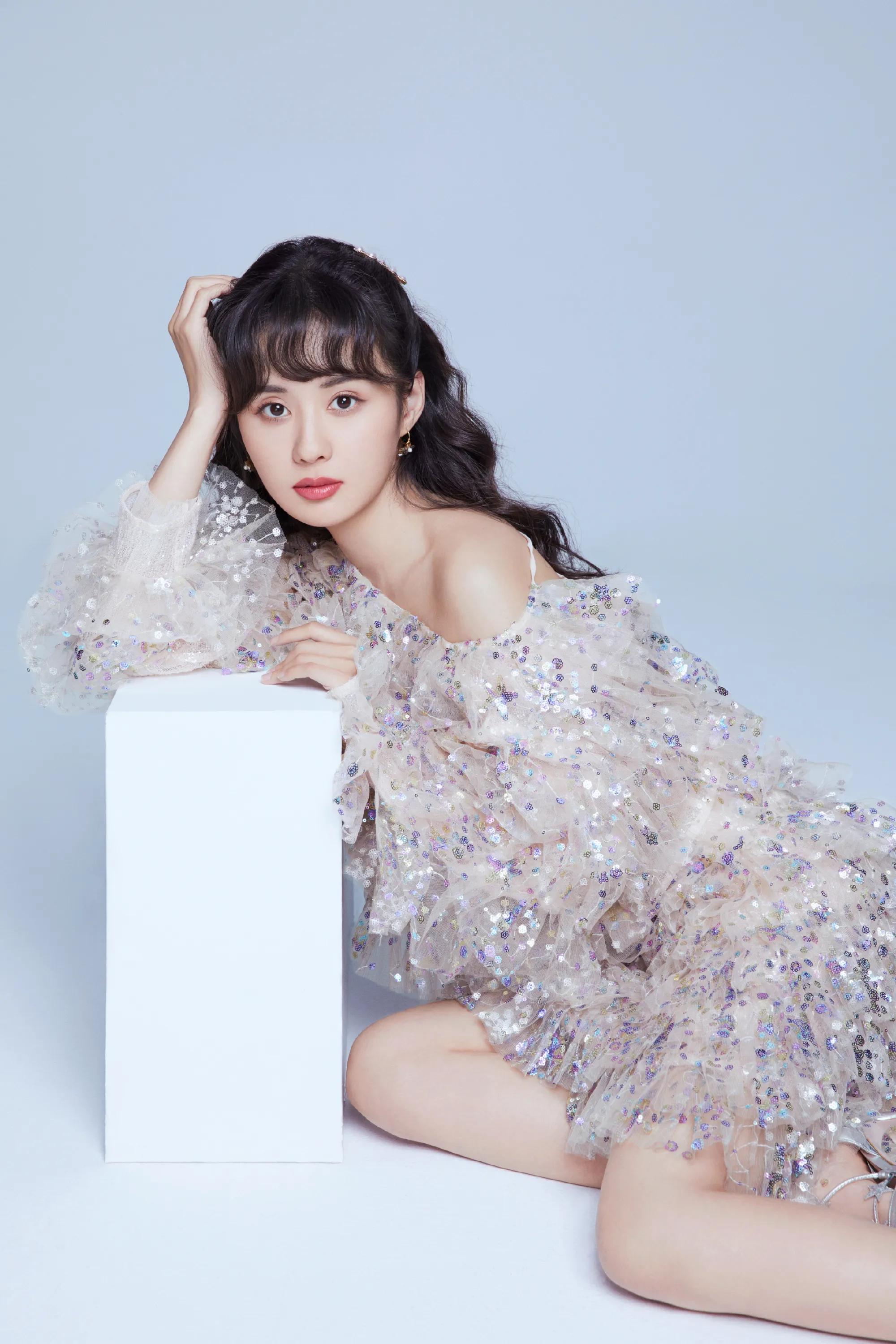 Zheng Hehuizi's beautiful picture - iNEWS