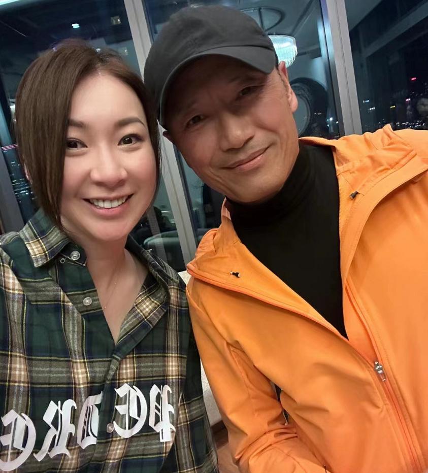All Hong Kong stars blushed at the New Year's party!Zhang Yaoyang has ...
