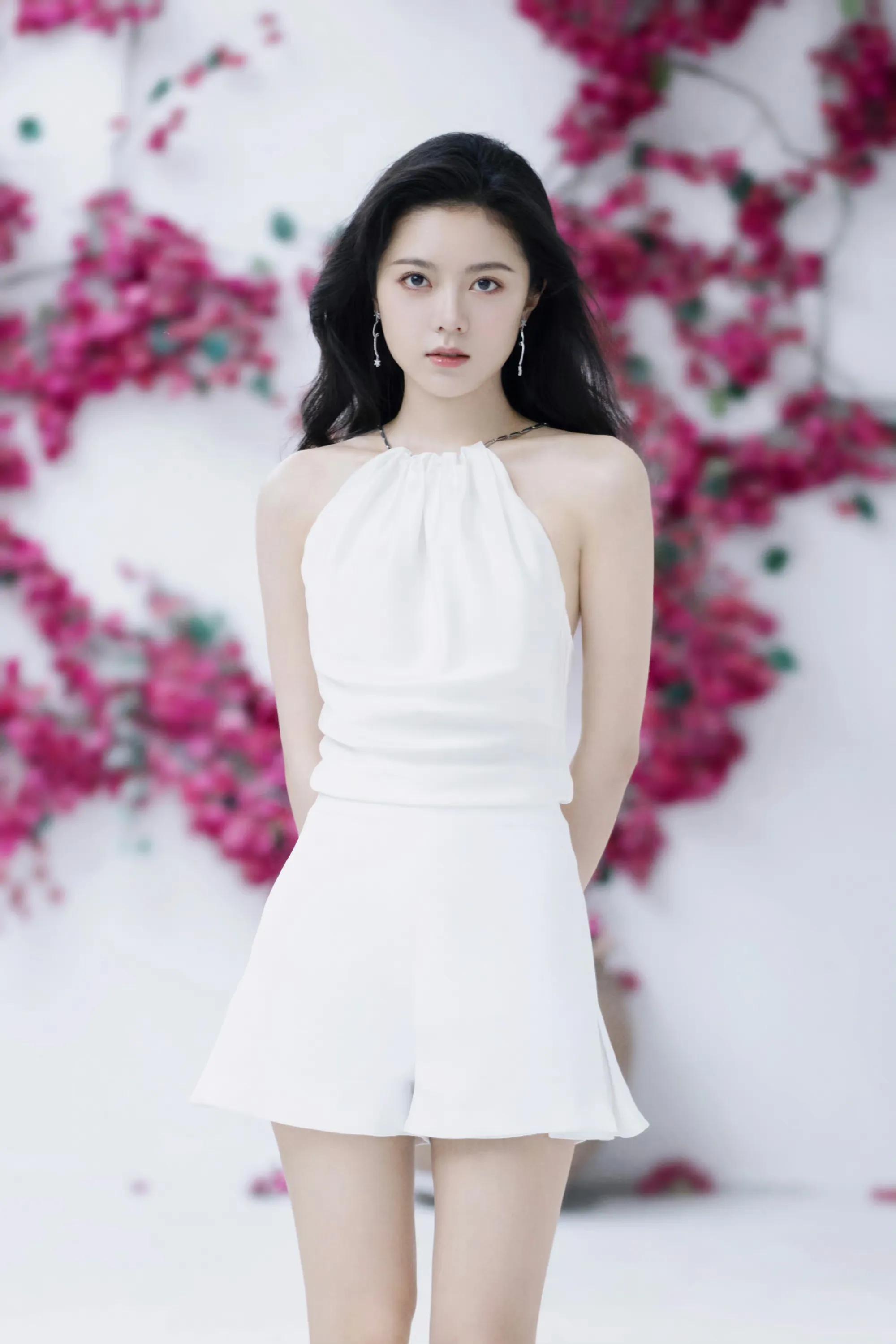 Zhao Jinmai's beautiful picture - iNEWS