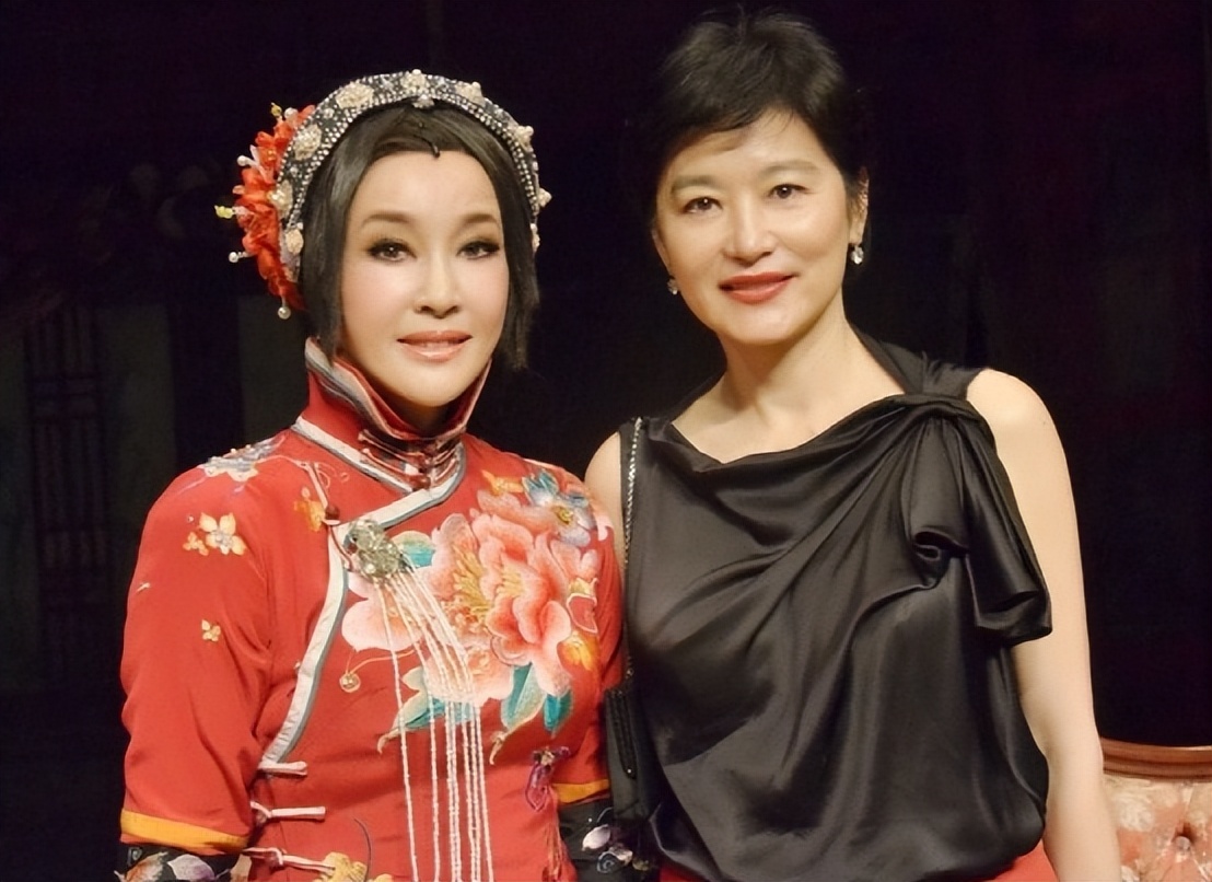 68-year-old Lin Qingxia is in the same frame as 70-year-old Liu ...