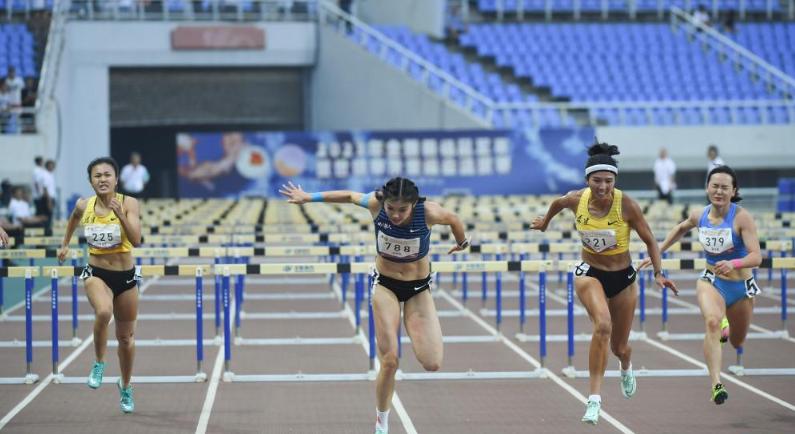 Another powerful goddess of Chinese track and field! After winning the ...