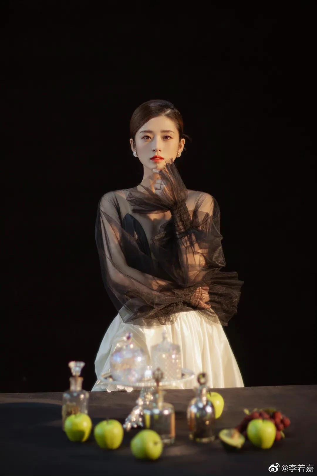 Beautiful picture of Li Ruojia - iNEWS