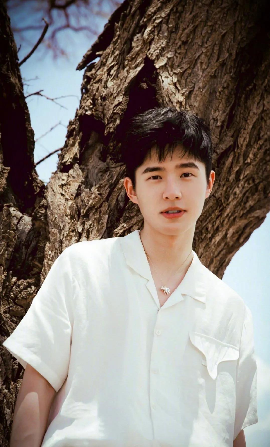 Little gossip, Liu Haoran, Li Yifeng, Zhou Yutong, Guan Xiaotong, Ren Jialun, Song Weilong - iNEWS