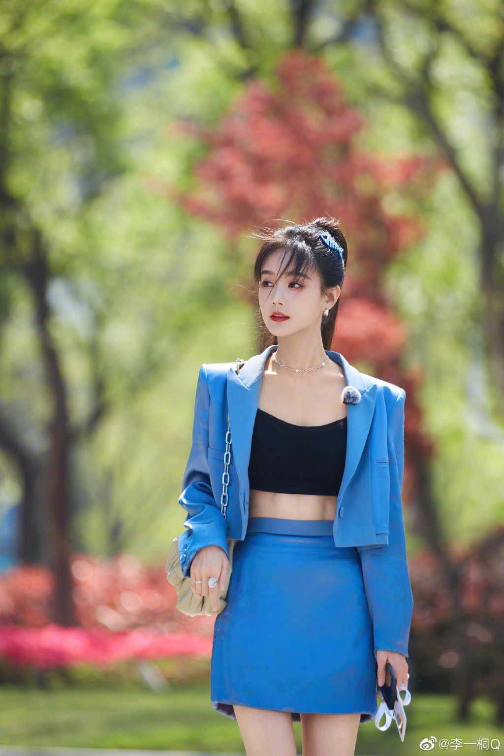 Another newcomer, Xiaohua, has become popular with her abdominal ...