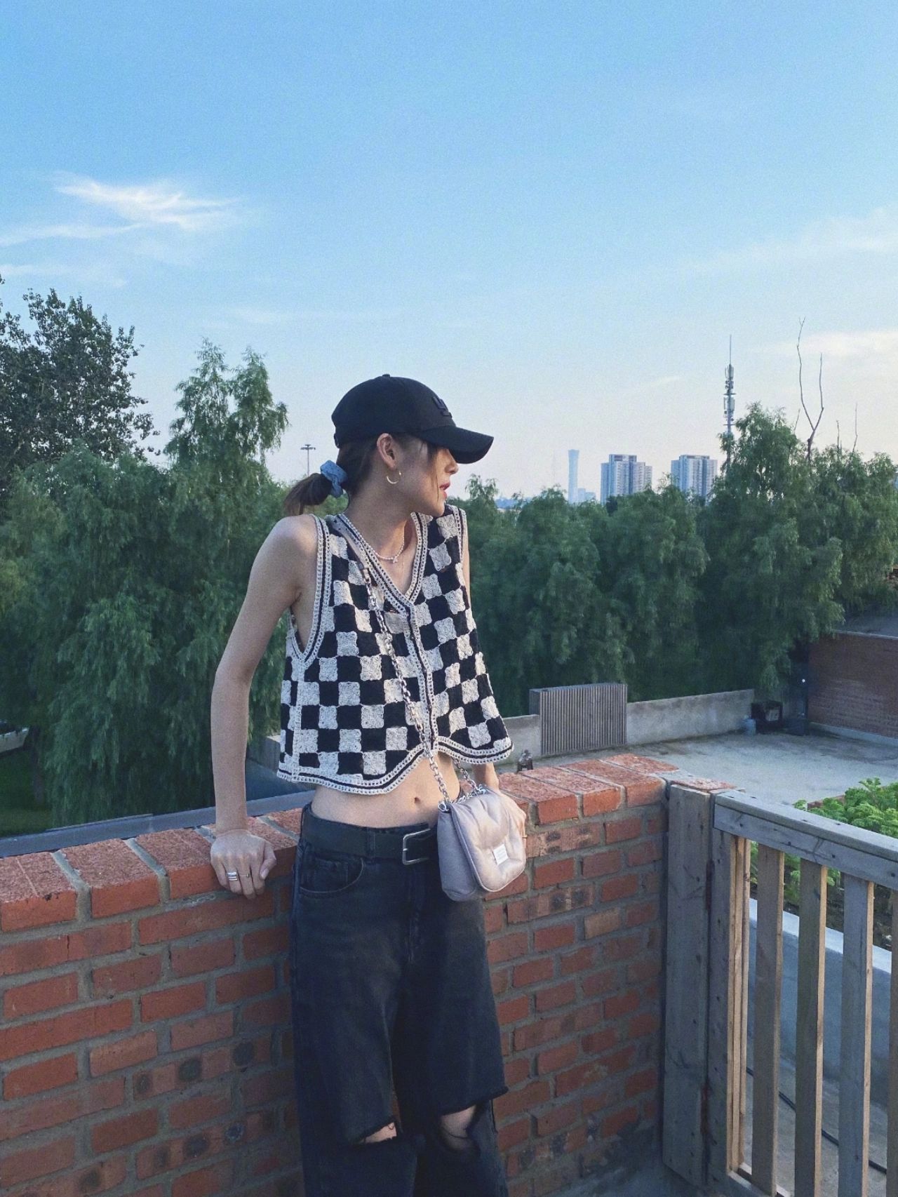 Ouyang Nana/Cheng Xiao/Wang Churan carry the same bag - iNEWS