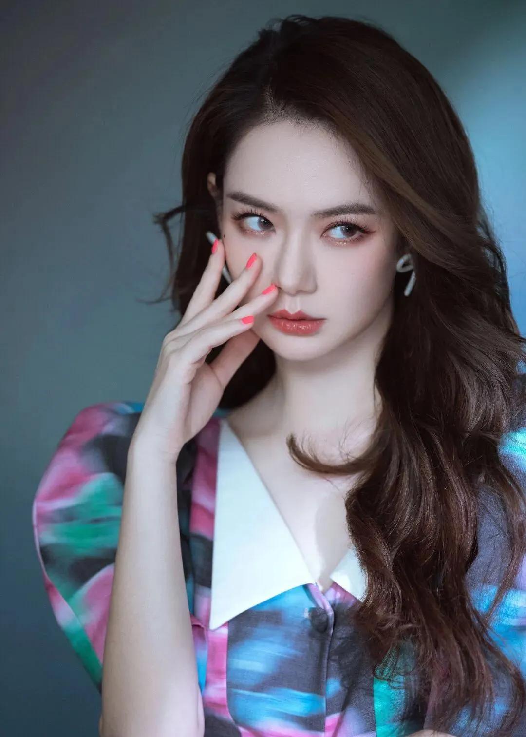 Qi Wei almost fell in the third trimester, but was fortunately supported by Chen Xiaochun - iMedia