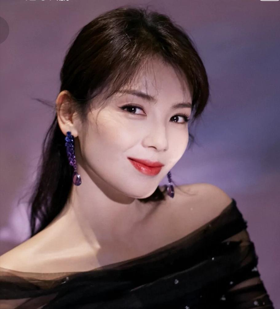 The flamboyant world of the romantic and virtuous wife Liu Tao has ...