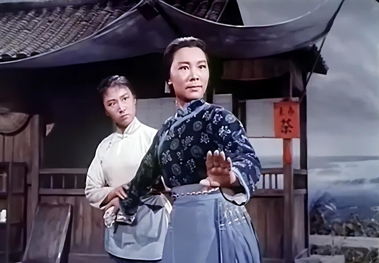 The model play movie "Shajiabang" and the leading actor Hong Xuefei - iNEWS