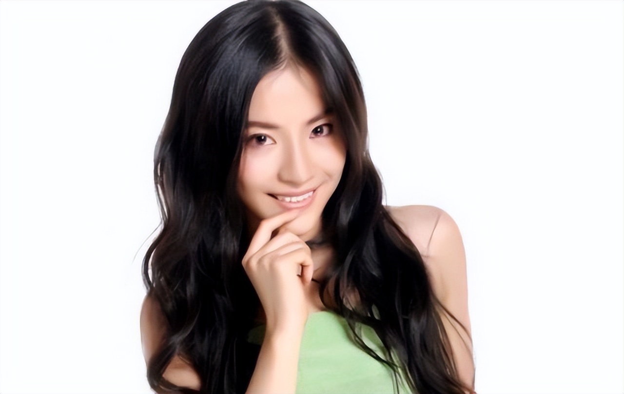 Actor Gong Mi, looks exactly like Cecilia Cheung, but because of ...