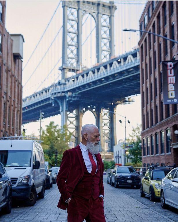 "The most fashionable Santa in the world" became popular in North ...