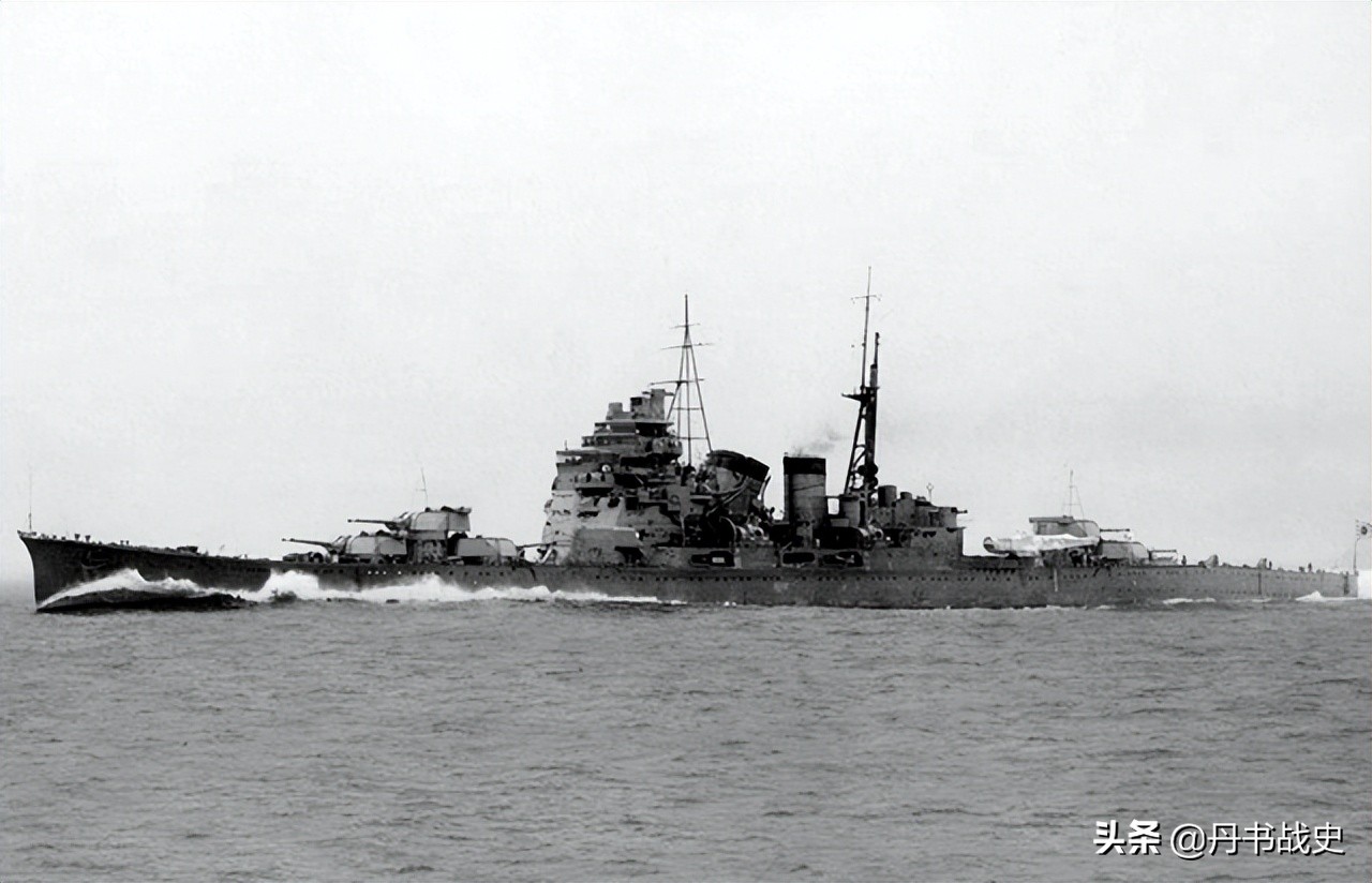 One of the most bombed "warships", the imitation Kaohsiung-class ...