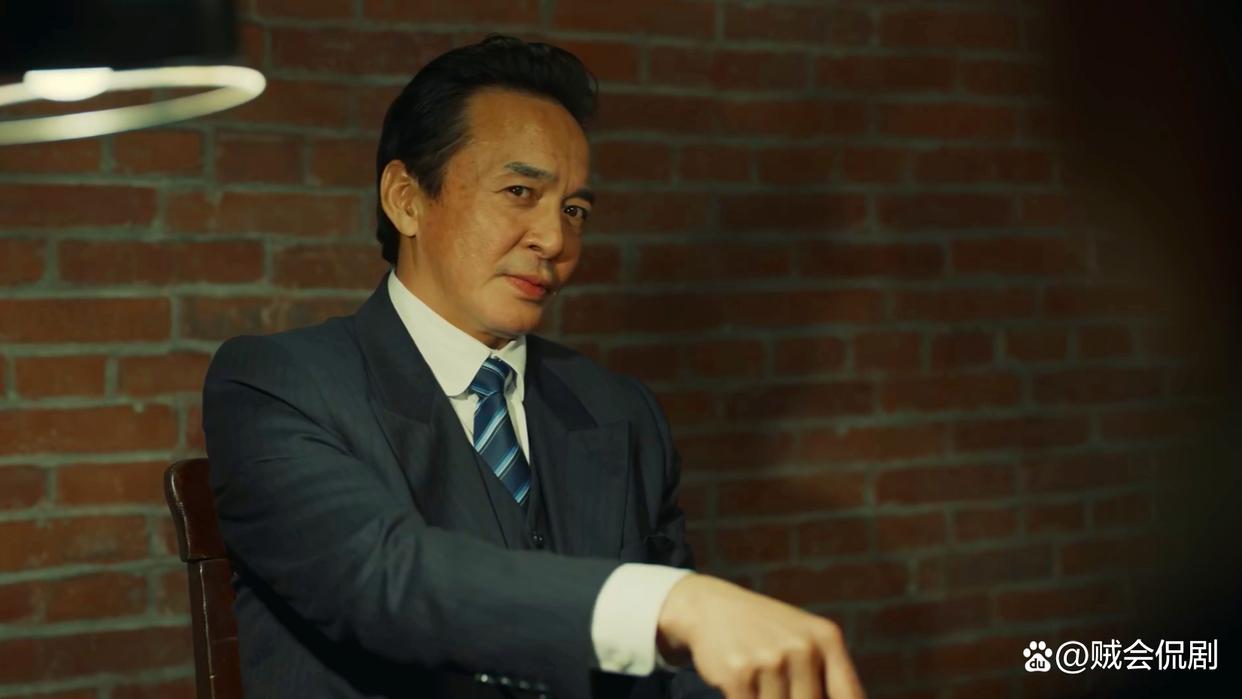 "Infernal Affairs" Ren Daoyuan clearly knew that Shen Xiao was Tsing Yi? why doesn't he tell the ...