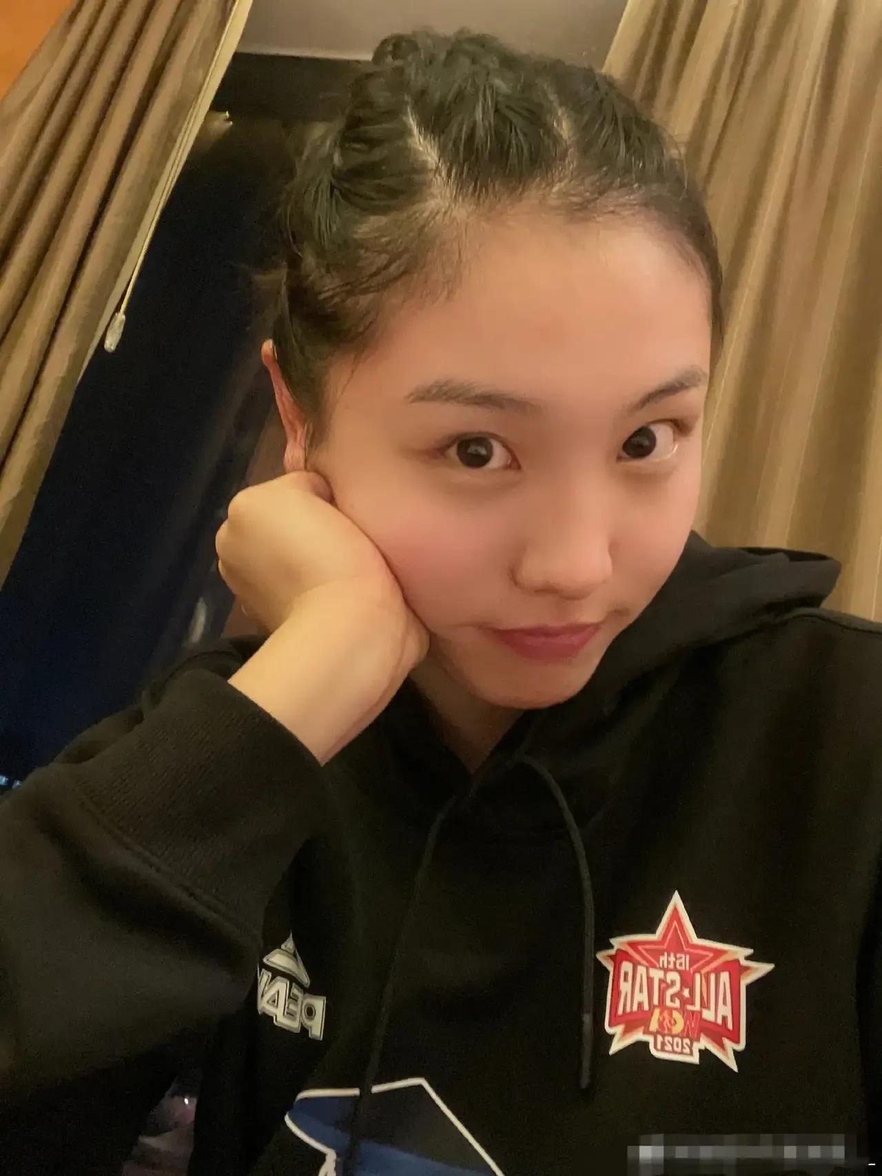 Like women's basketball player Zhang Ru - iNEWS