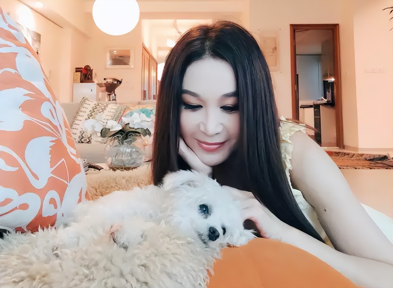 Wen Bixia calls her adopted son a little lover, her intimate movements ...