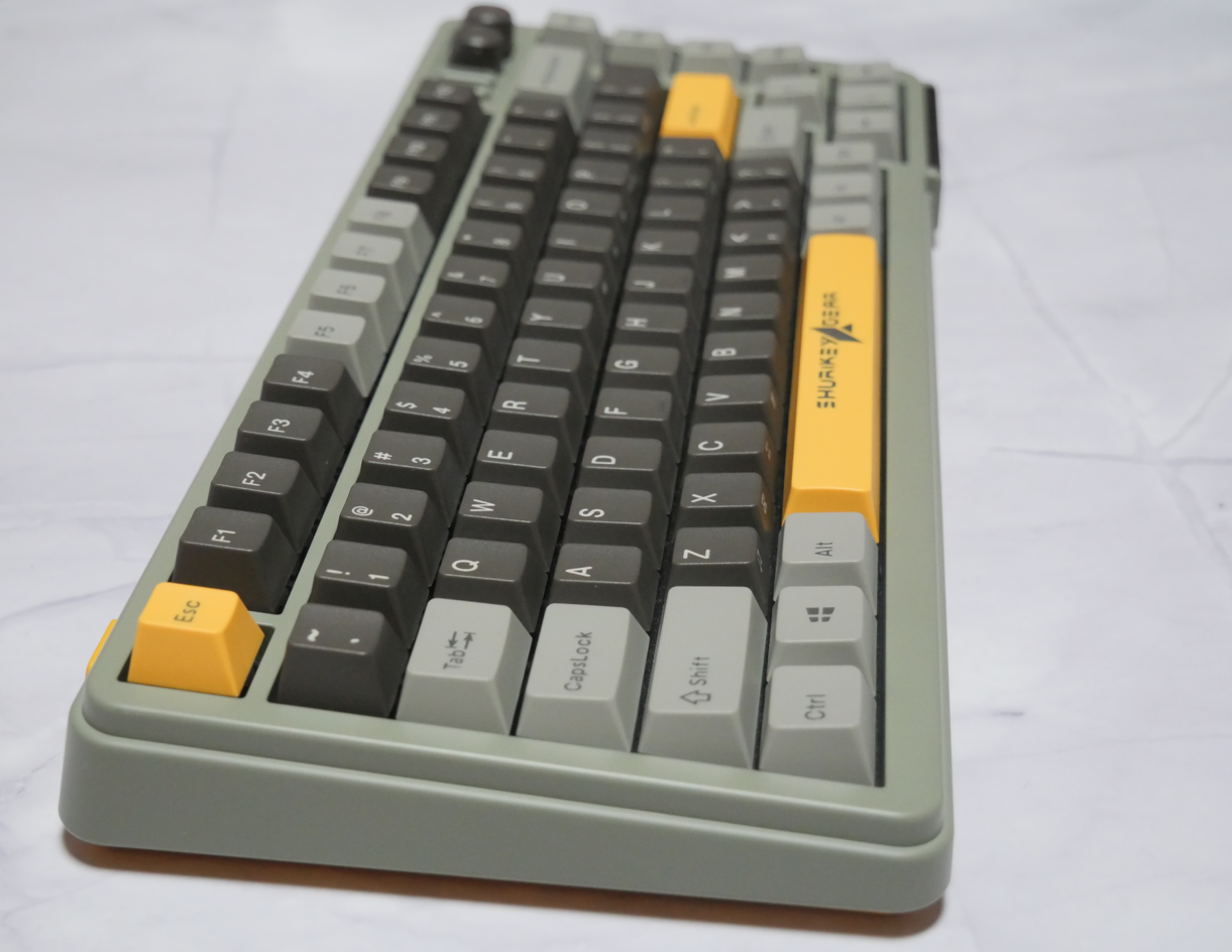 The feel and appearance are all top-notch hands, only the mechanical ...