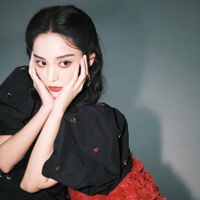 Gu Li Nazha is almost 30 years old, what will she rely on to break into ...