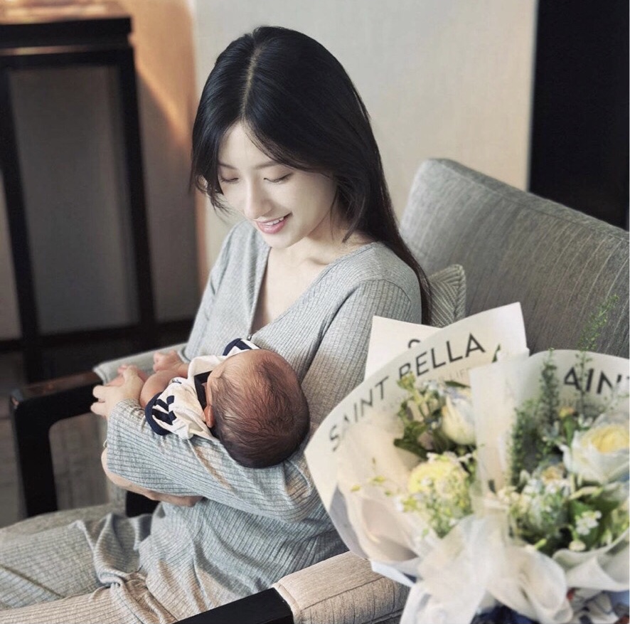 CCTV's new-generation hostess, talent and beauty coexist, flash ...