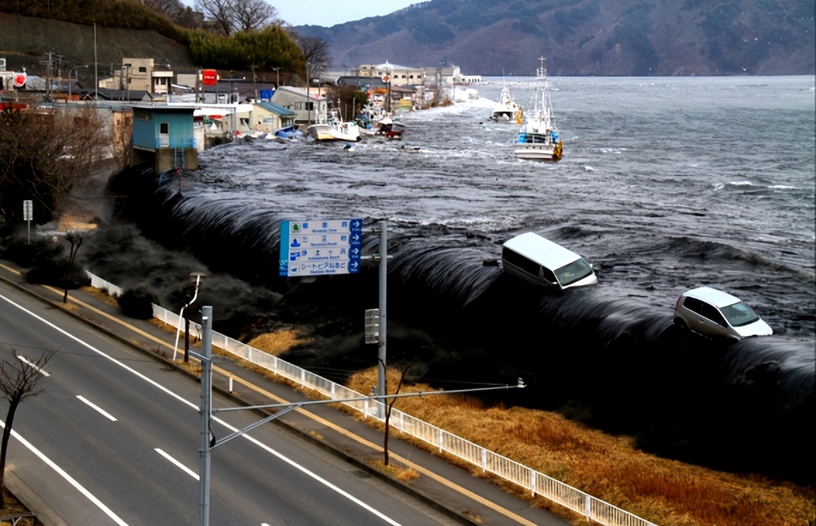 Japan's magnitude 9.1 earthquake, the scene is like the end of the ...