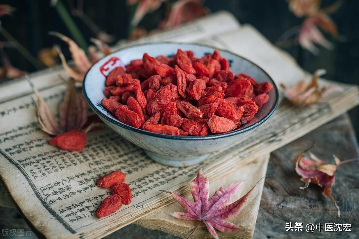 Boil water with two kinds of medicine, tonify the kidney, generate ...