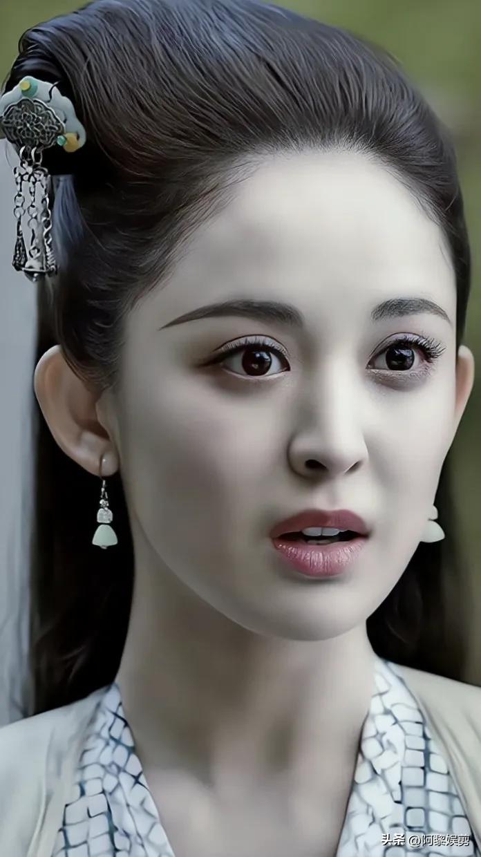 Gu Lina Zha is a national beauty, beautiful and beautiful, like a fairy ...