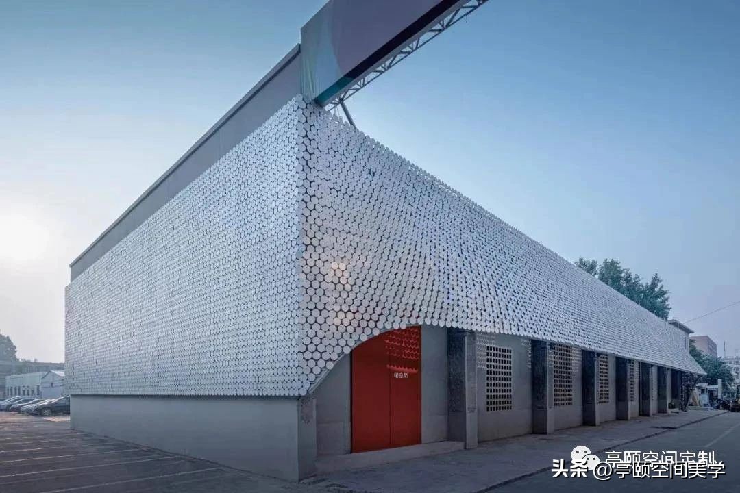 Understanding the spatial neighborhood of buildings facilitates the ...